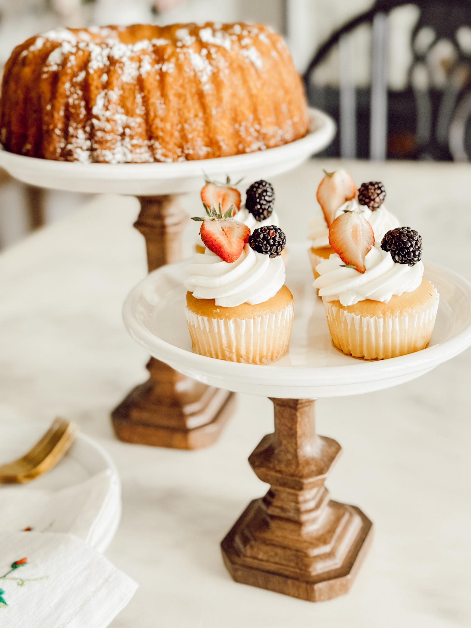 How to Make a DIY Cake Plate Stand