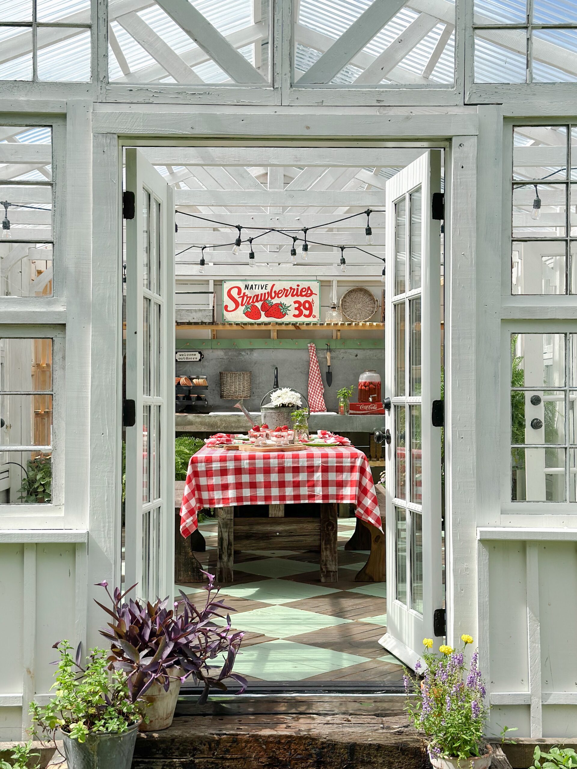 How to Throw the Ultimate Summer Strawberry-Themed Party