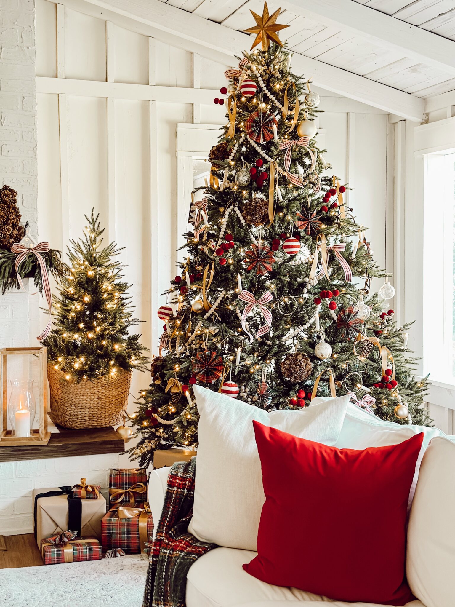 Christmas Home Tour: Cozy Vintage Charm and Stunning DIY Decor