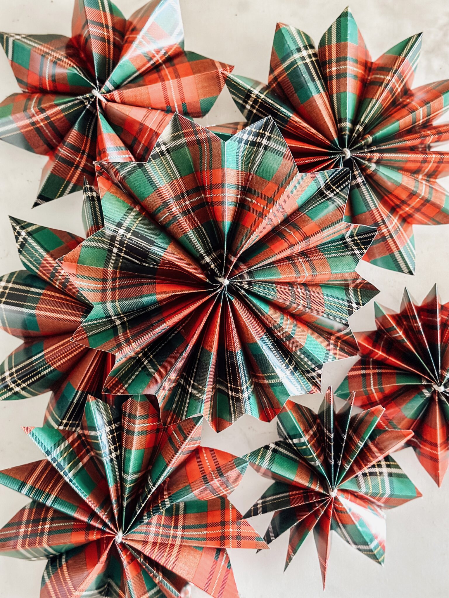 Easy DIY Paper Stars Using Wrapping Paper