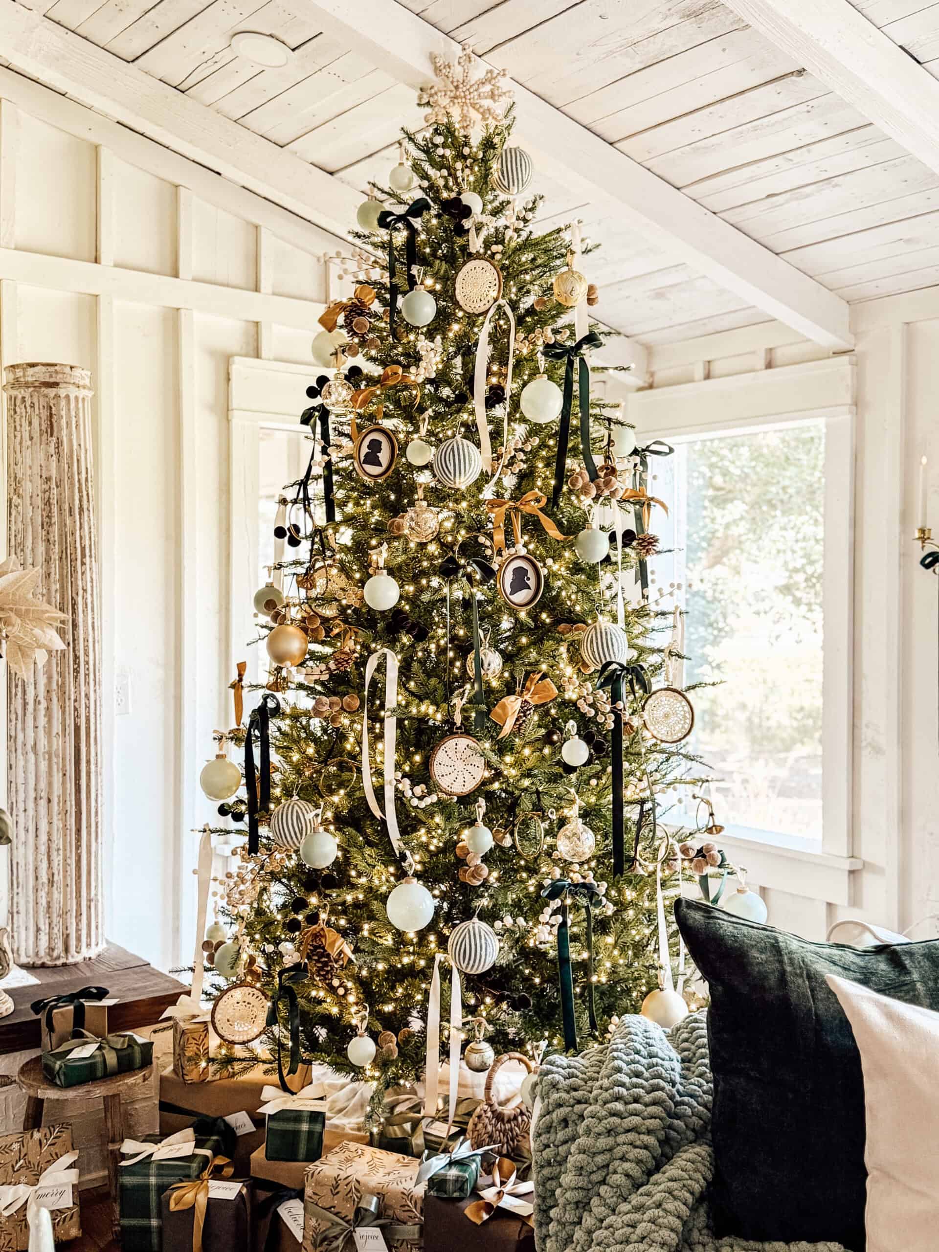 A Cozy Handmade Holiday: My Cottage Farmhouse Christmas Home Tour