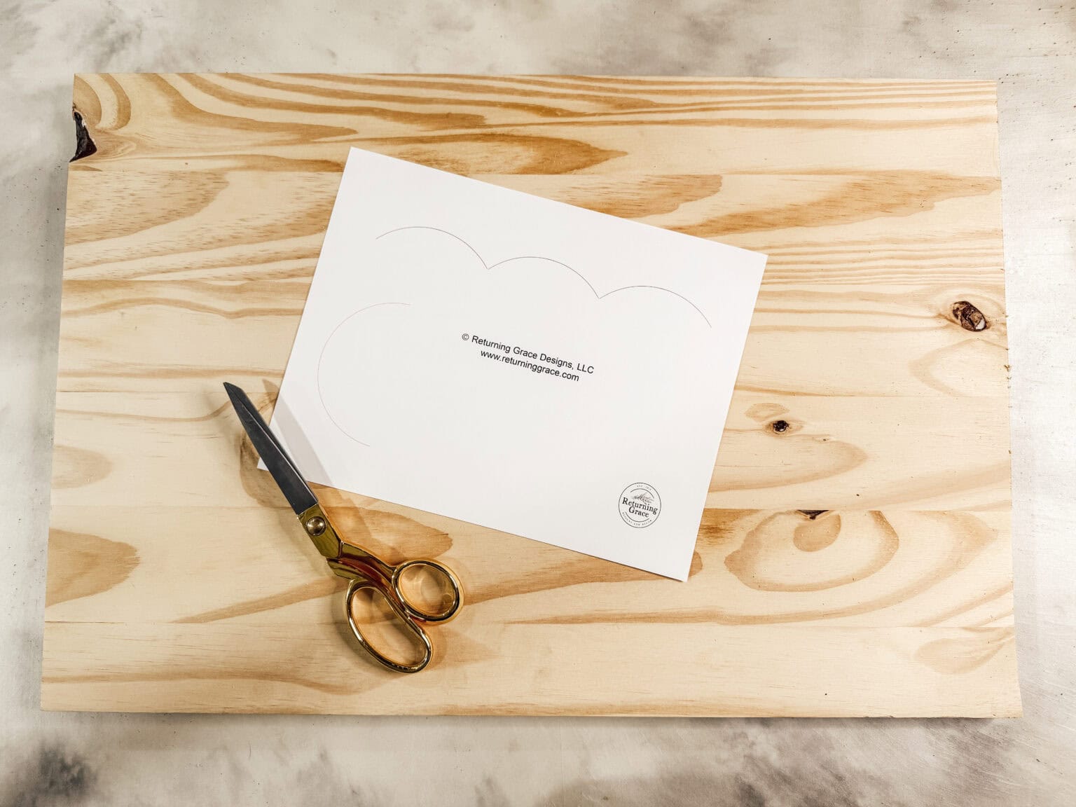 How to Make a Scalloped Cutting Board on a Budget