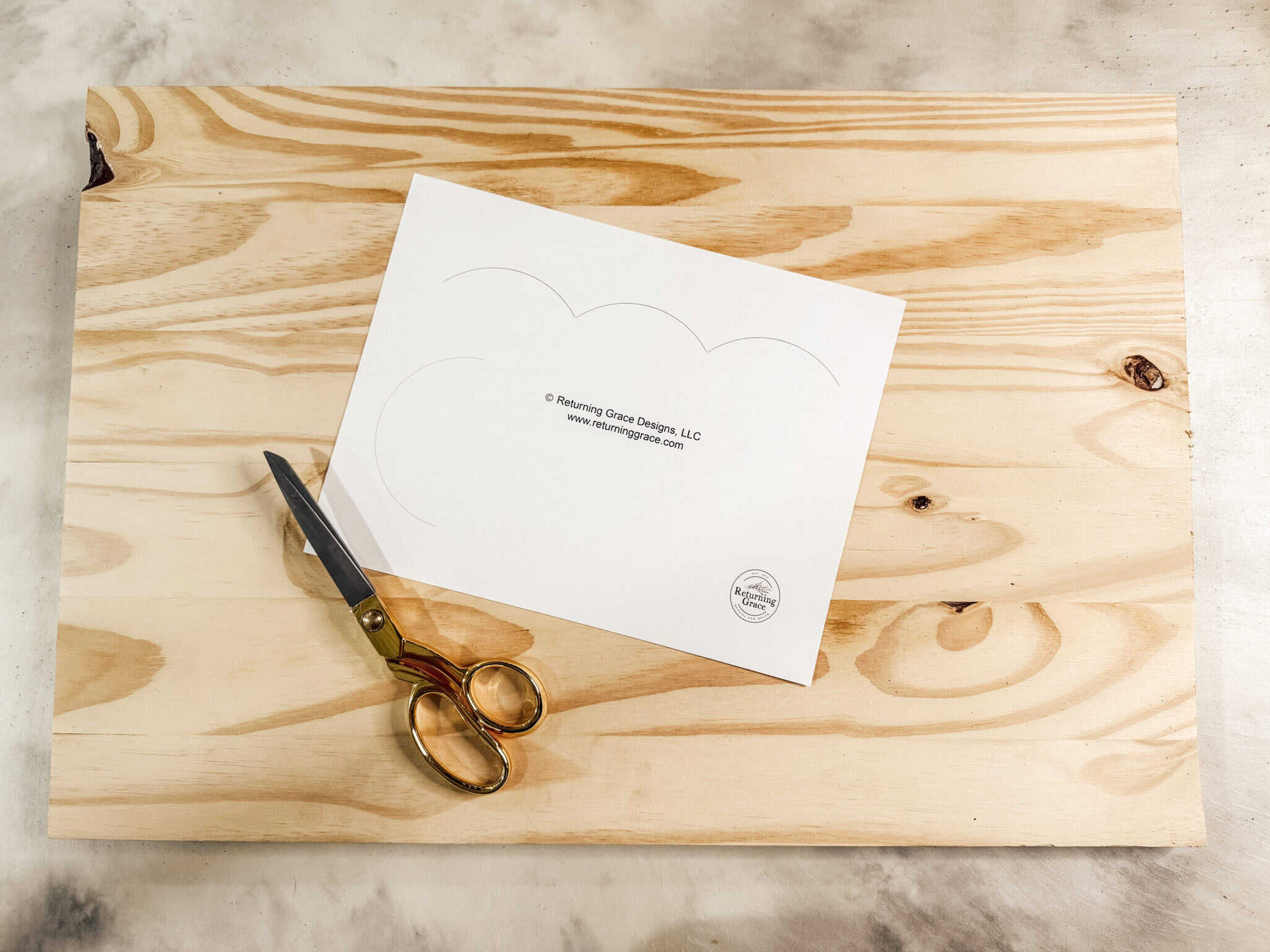 How to Make a Scalloped Cutting Board on a Budget